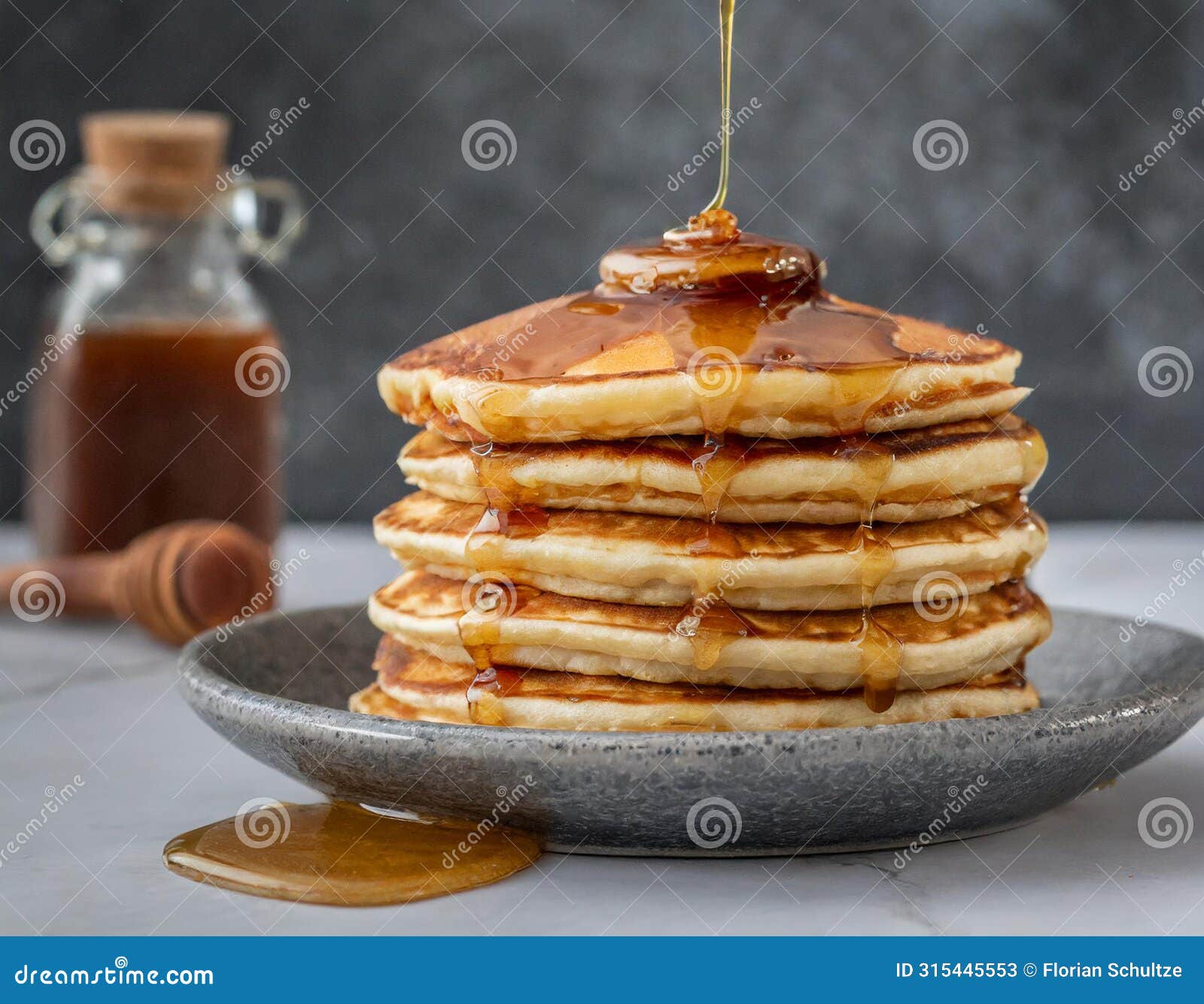 A Stack of Fluffy Pancakes with Maple Syrup Drizzle Stock Illustration ...