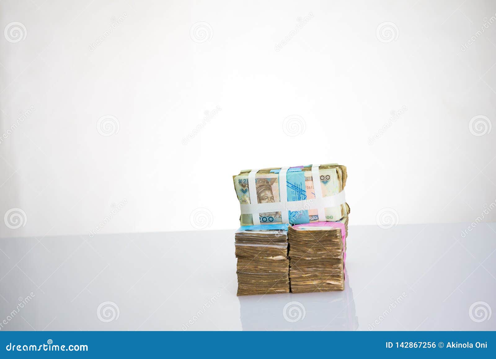 Stack of Nigeria N1000 and N500 Naira Notes Stock Photo - Image of ...