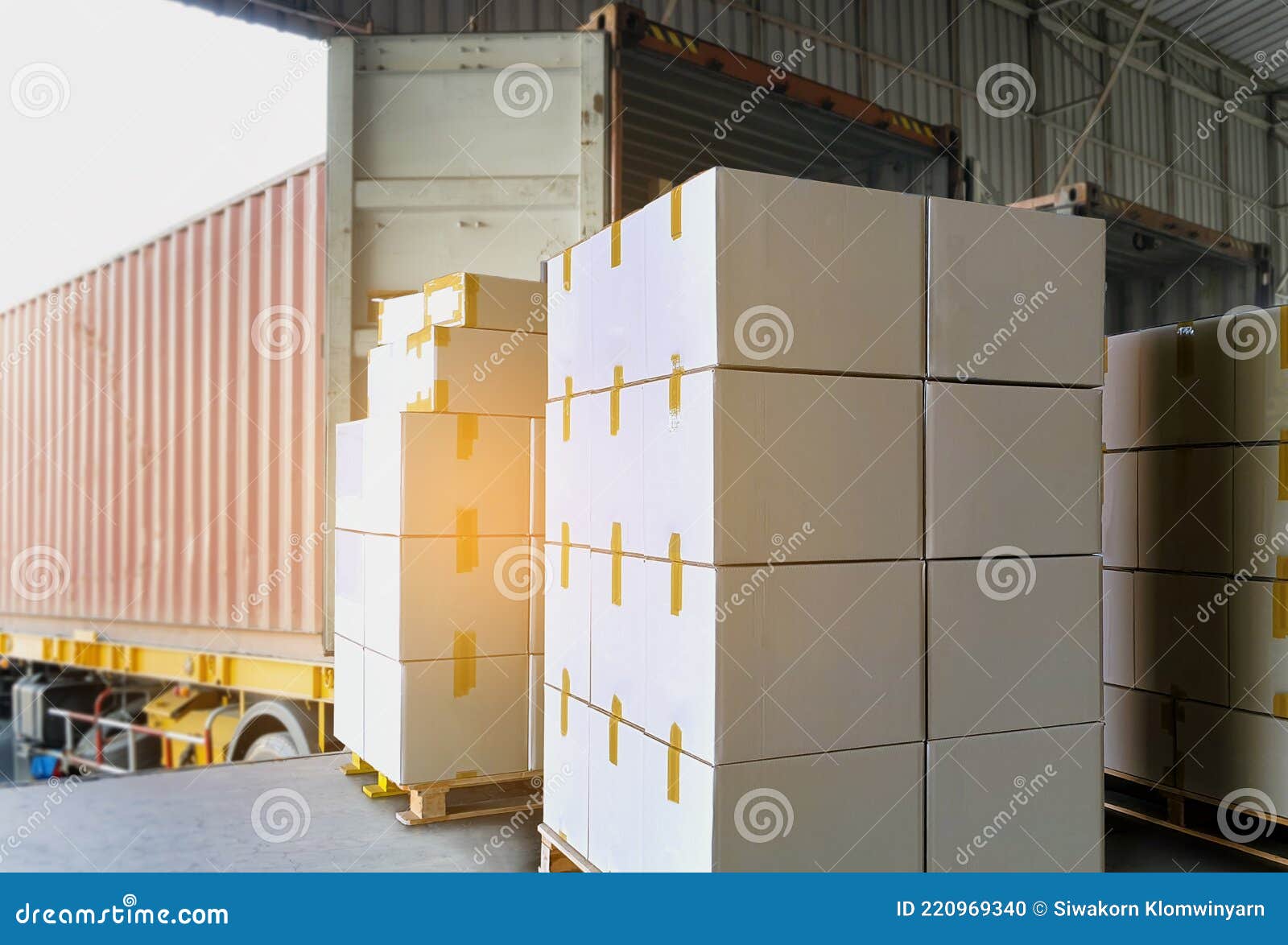 Stack Of Package Boxes On Wooden Pallet At Storage Warehouse. Carton ...