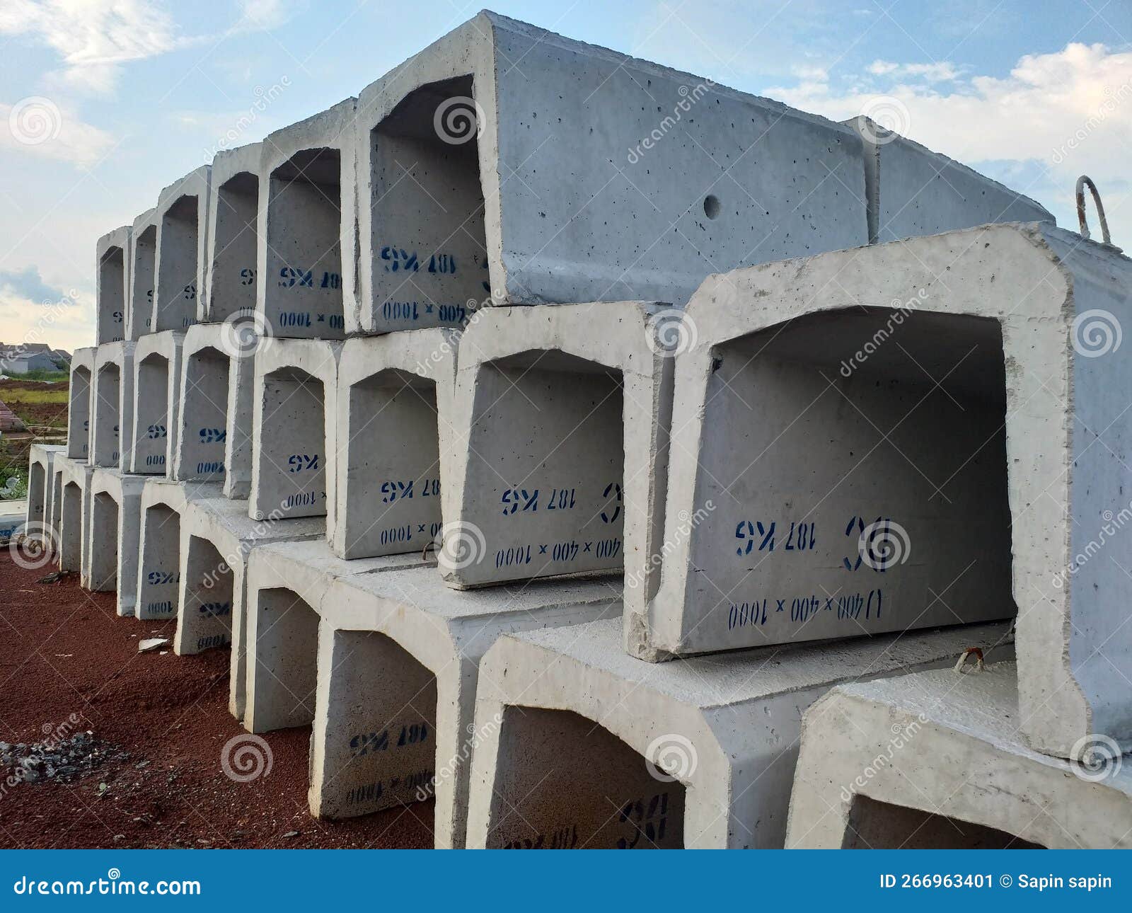 Stack the Paving Block U-ditch Stock Image - Image of monument, paving ...