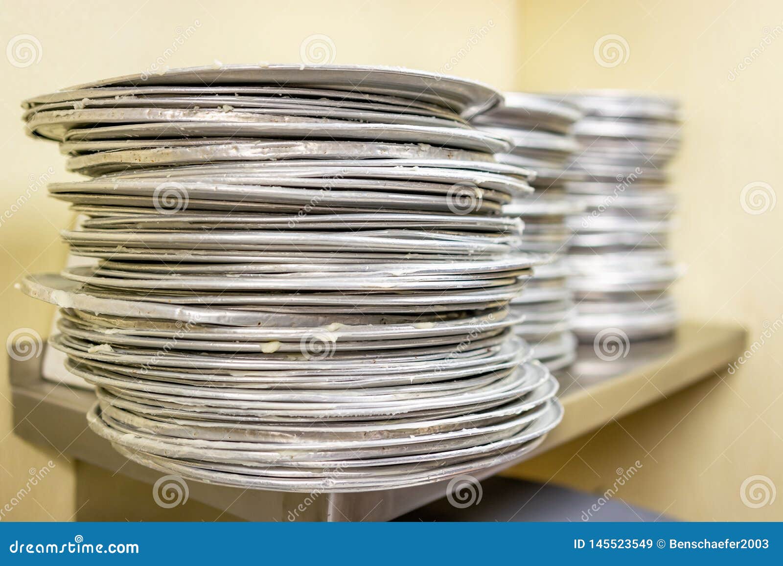 Stack Of Pizza Pans Royalty-Free Stock Photography | CartoonDealer.com ...