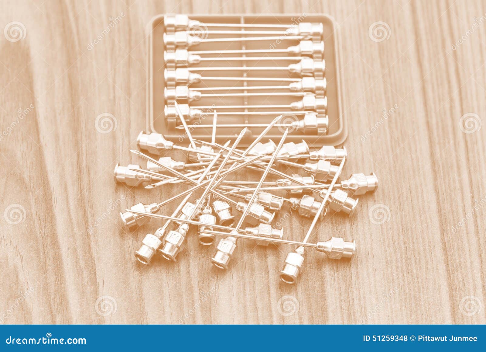 Stack Of Reuse Iron Needle No.18G For Drug Needle And Glass Syringe In ...