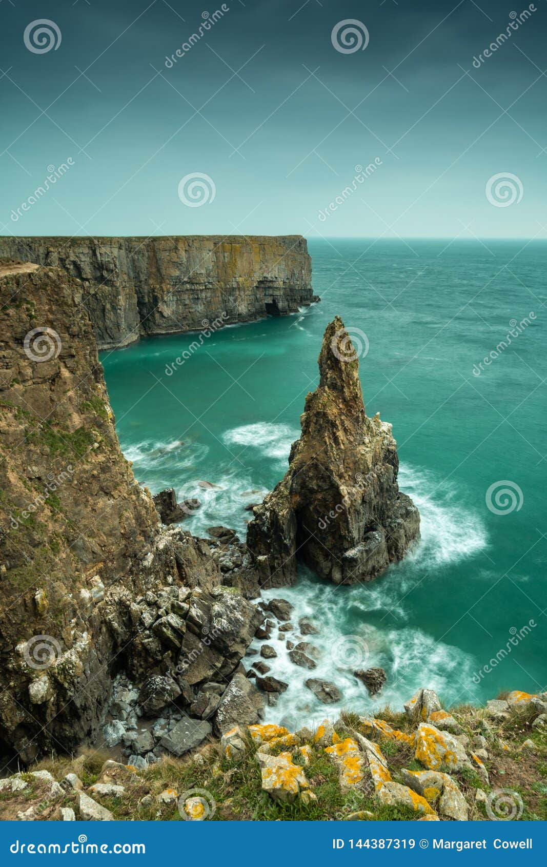 Stack at Stackpole, Pembrokeshire Stock Image - Image of stack, nature ...