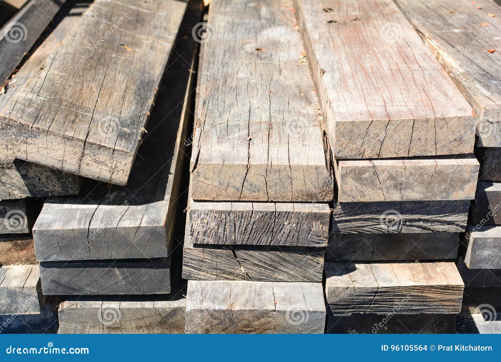 Stack Thick Plank for Bridge Construction with Wood Hard Outdoor Stock ...