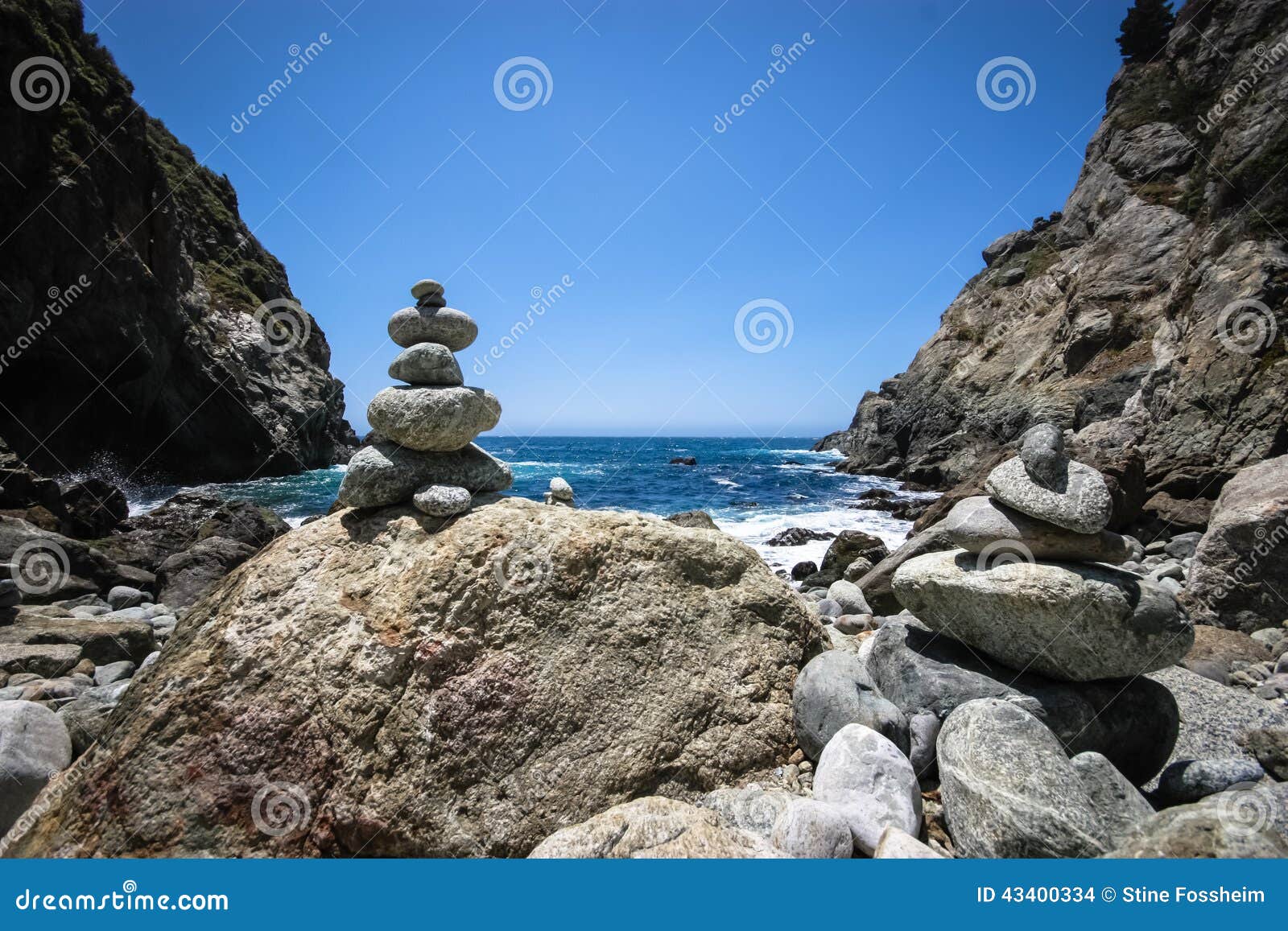 Stacked Rocks Stock Photo | CartoonDealer.com #43400334