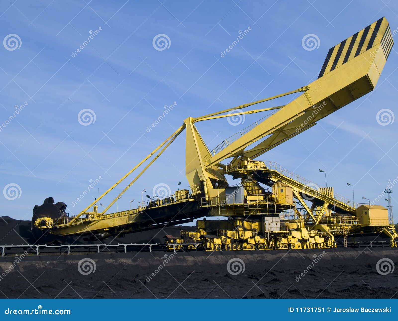Stacker reclaimer stock image. Image of steel, heap, harbor - 11731751