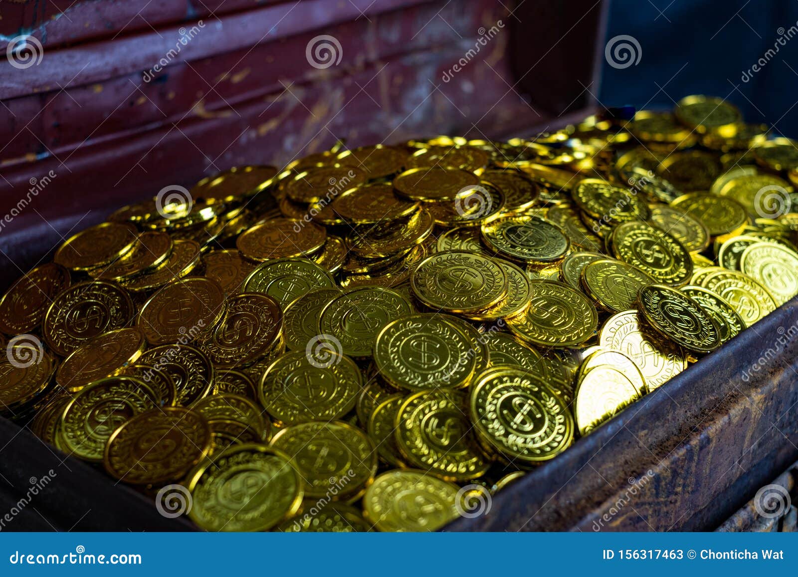 Stacking Gold Coin in Treasure Chest Stock Image - Image of coin ...