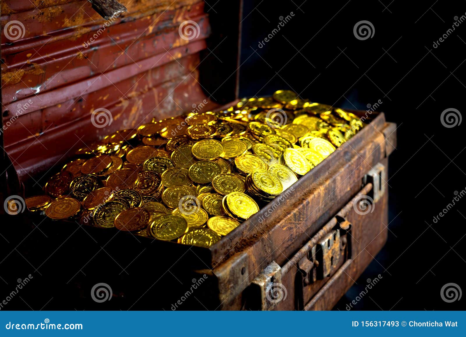 Stacking Gold Coin in Treasure Chest Stock Image - Image of fortune ...