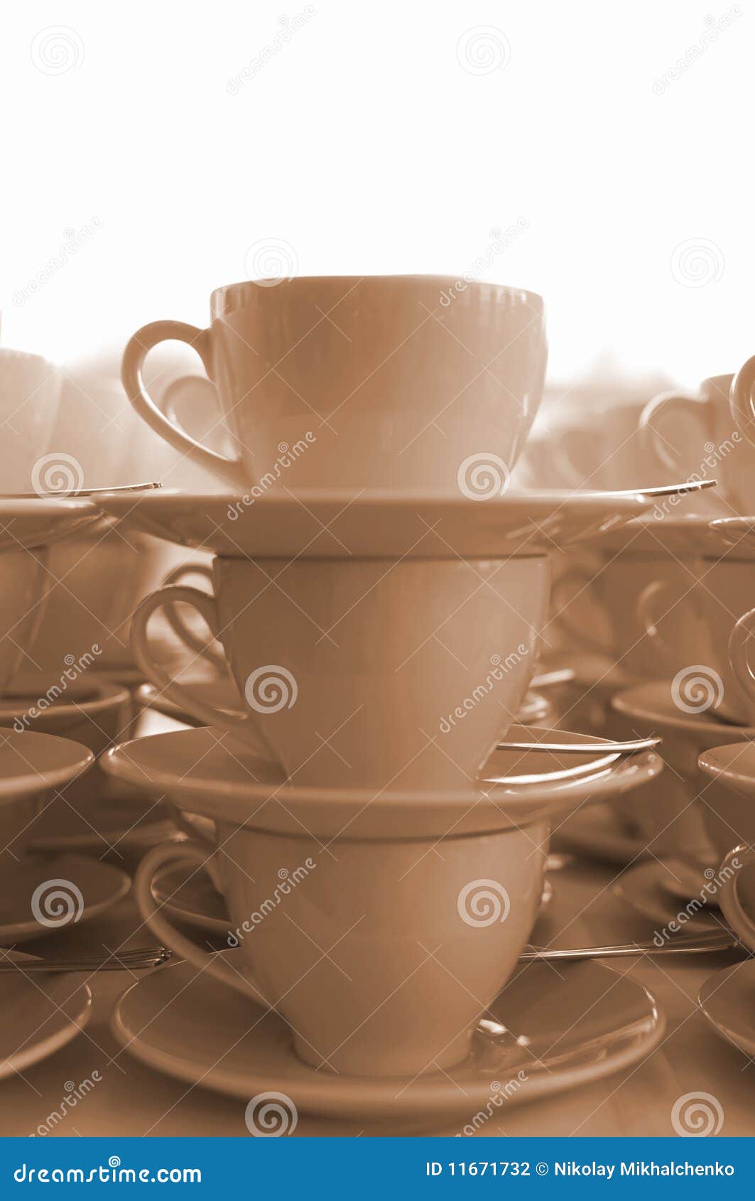 Stacks of Empty Coffee Cups Stock Photo - Image of clean, bowl: 11671732