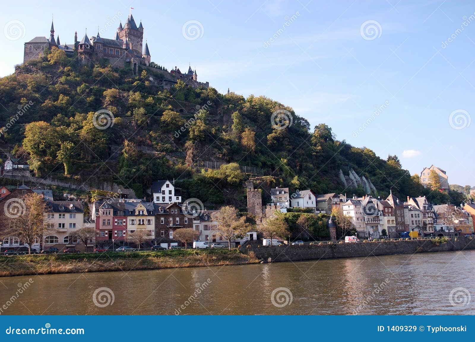 Stad Cochem Bij De Rivier Van Moezel in Duitsland Stock Afbeelding ...