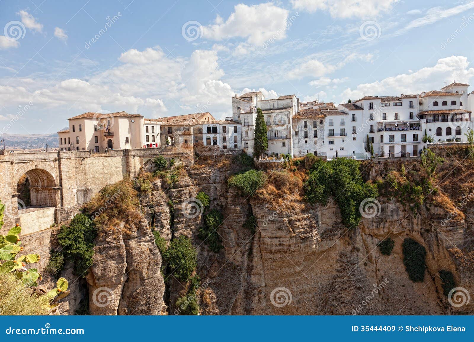 Stad Rhonda, Spanje stock afbeelding. Image of oriëntatiepunt - 35444409