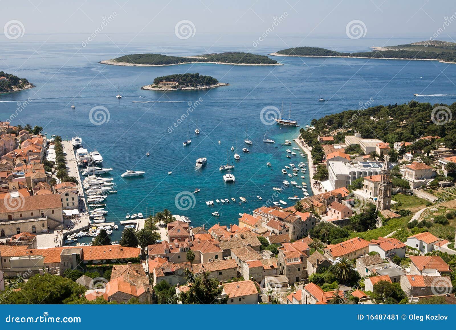 Stad van Hvar, Kroatië stock afbeelding. Image of schip - 16487481