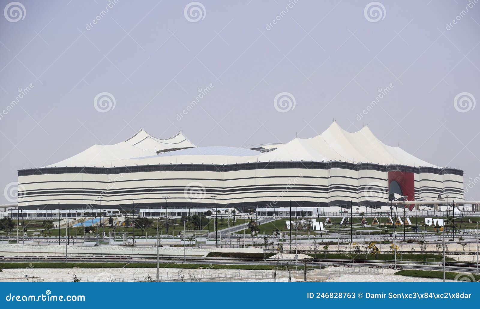 Stade al bayt à doha qatar image stock. Image du moderne - 246828763