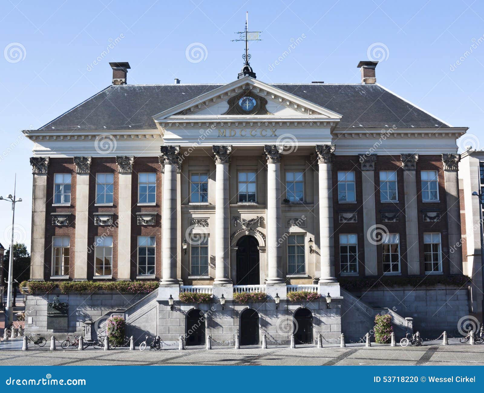 Stadhuis Van Groningen, Nederland Stock Foto - Image of ijzer, bloem ...