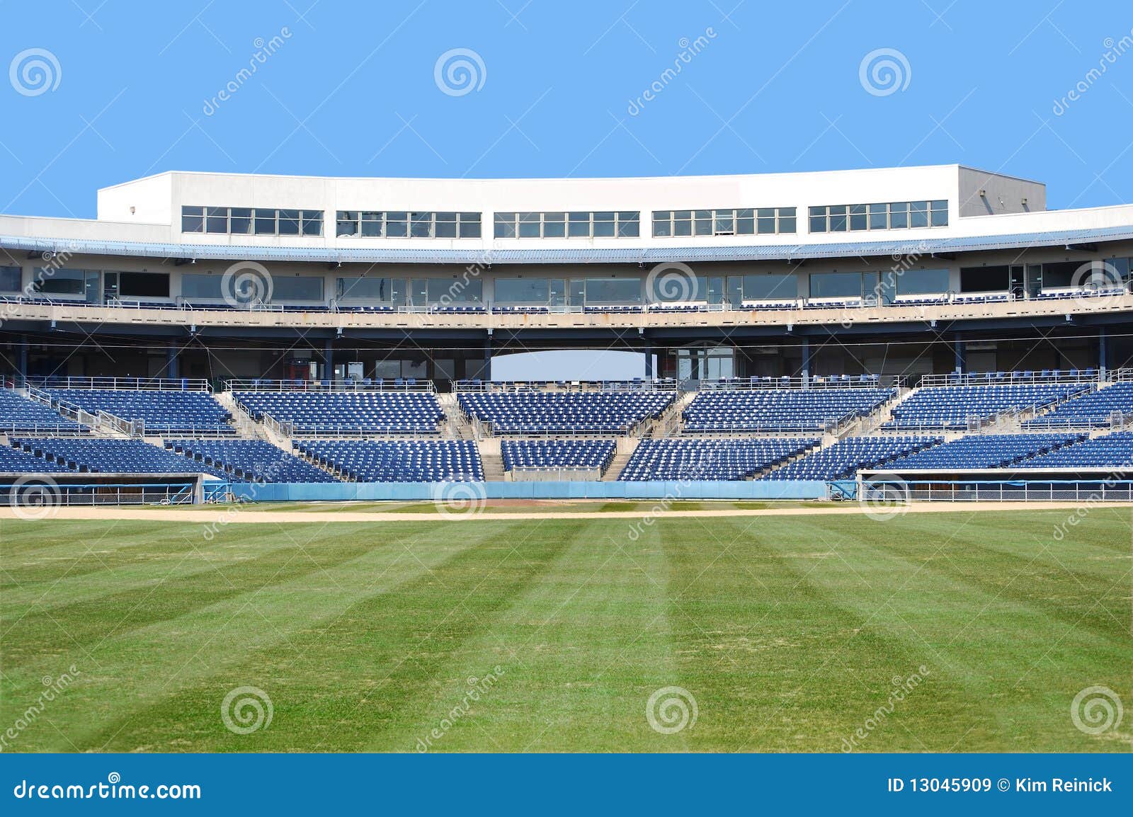 Stadio di baseball immagine stock. Immagine di secondario - 13045909