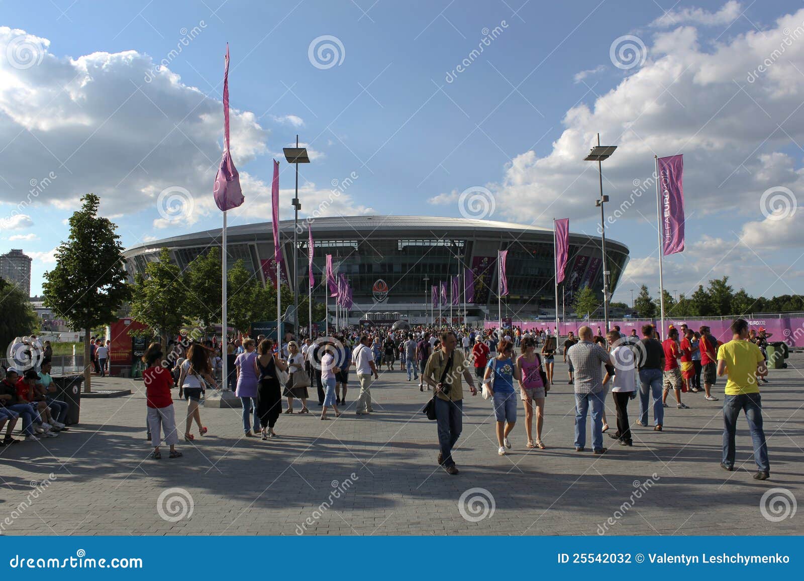 Stadium Donbass Arena editorial photography. Image of stadium - 25542032