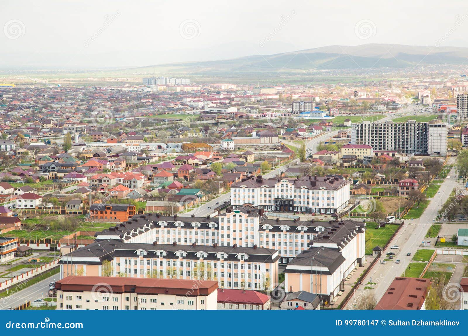 Stadt Von Grosny-Ansicht Von Oben Stockbild - Bild von baum ...