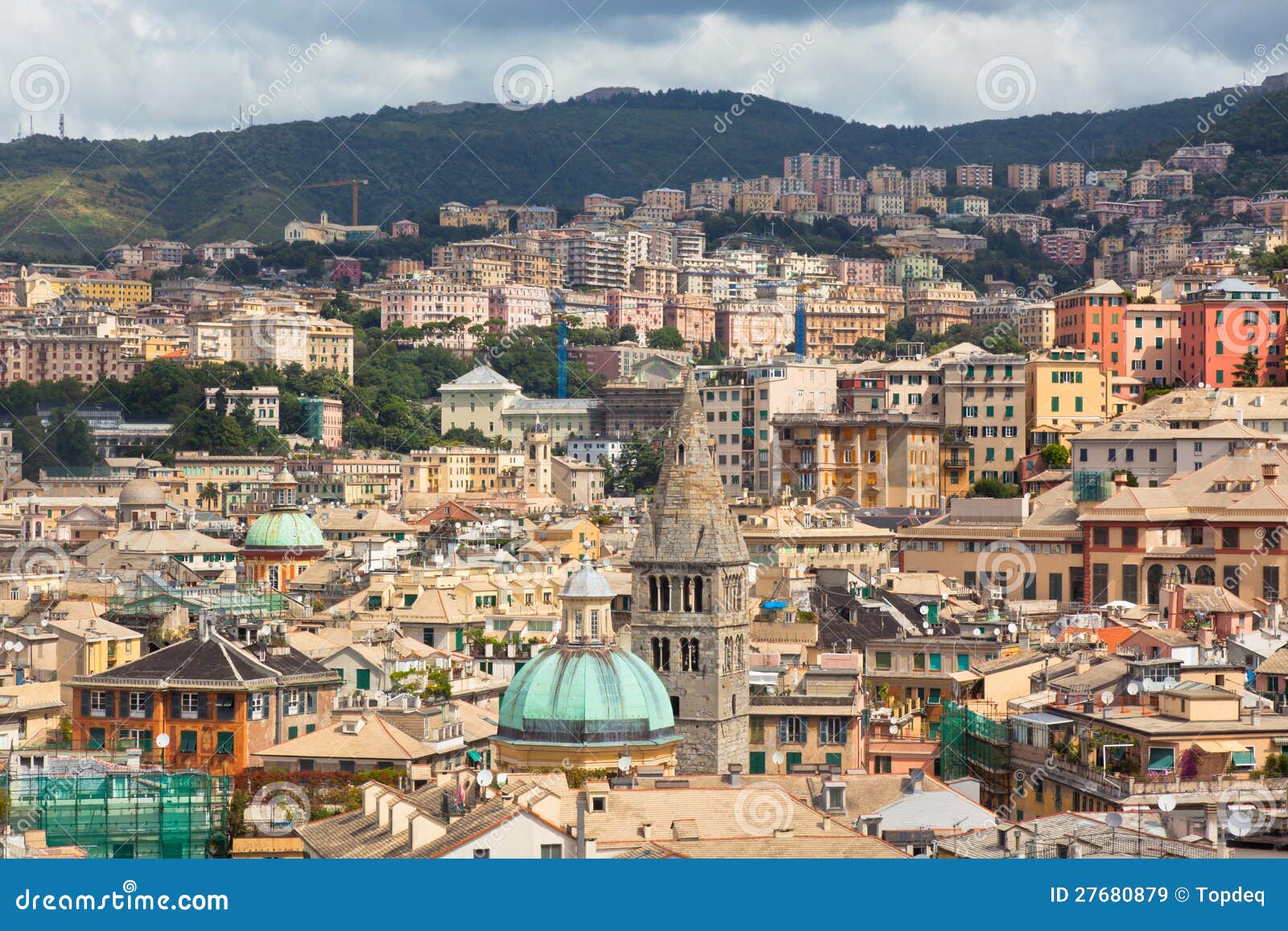 Stadtzentrum Von Genua, Italien Stockbild - Bild von stein, kirche ...