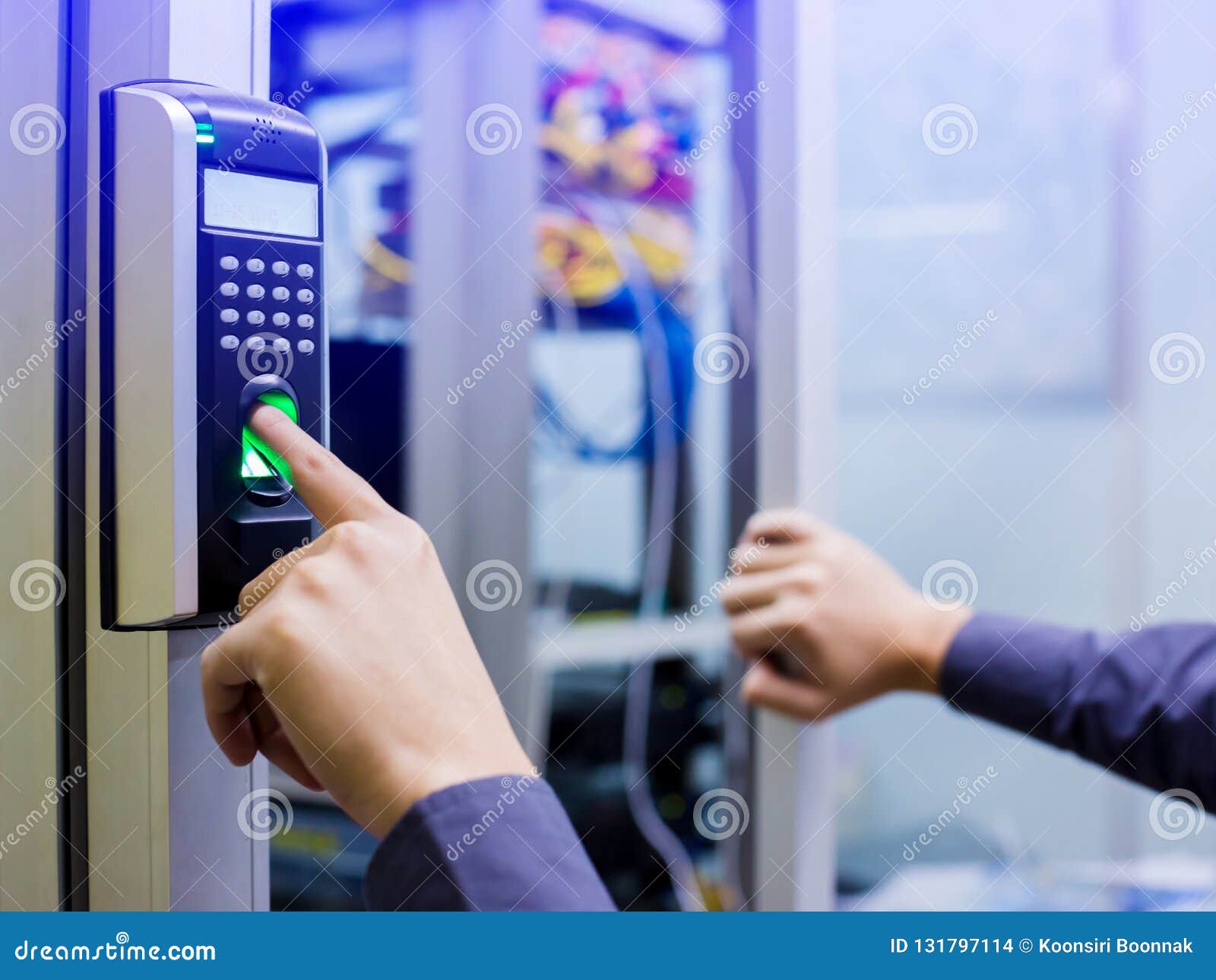 Staff Push Down Electronic Control Machine with Finger Scan To Access ...