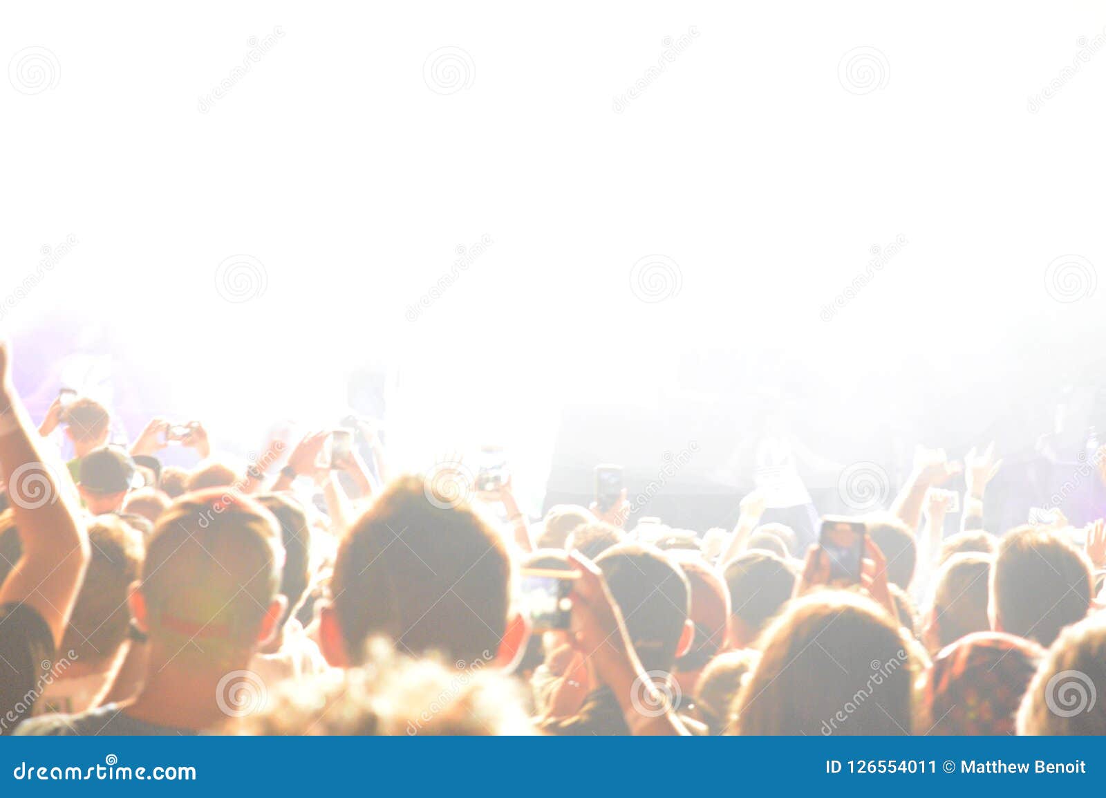 Stage Crowd Performance editorial photo. Image of excitement - 126554011