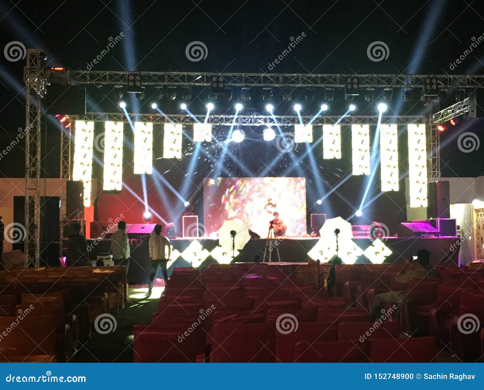 Stage setup wedding editorial image. Image of stage - 152748900