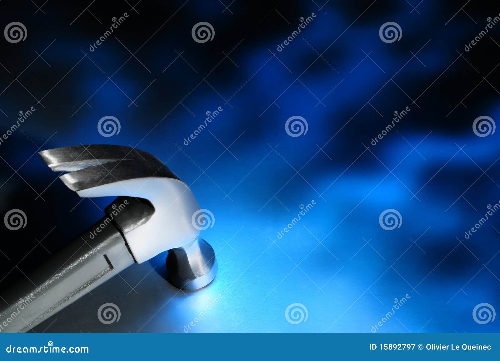 Stahlhammer-Schlagen Metallplatten Stockbild - Bild von anschlagen ...