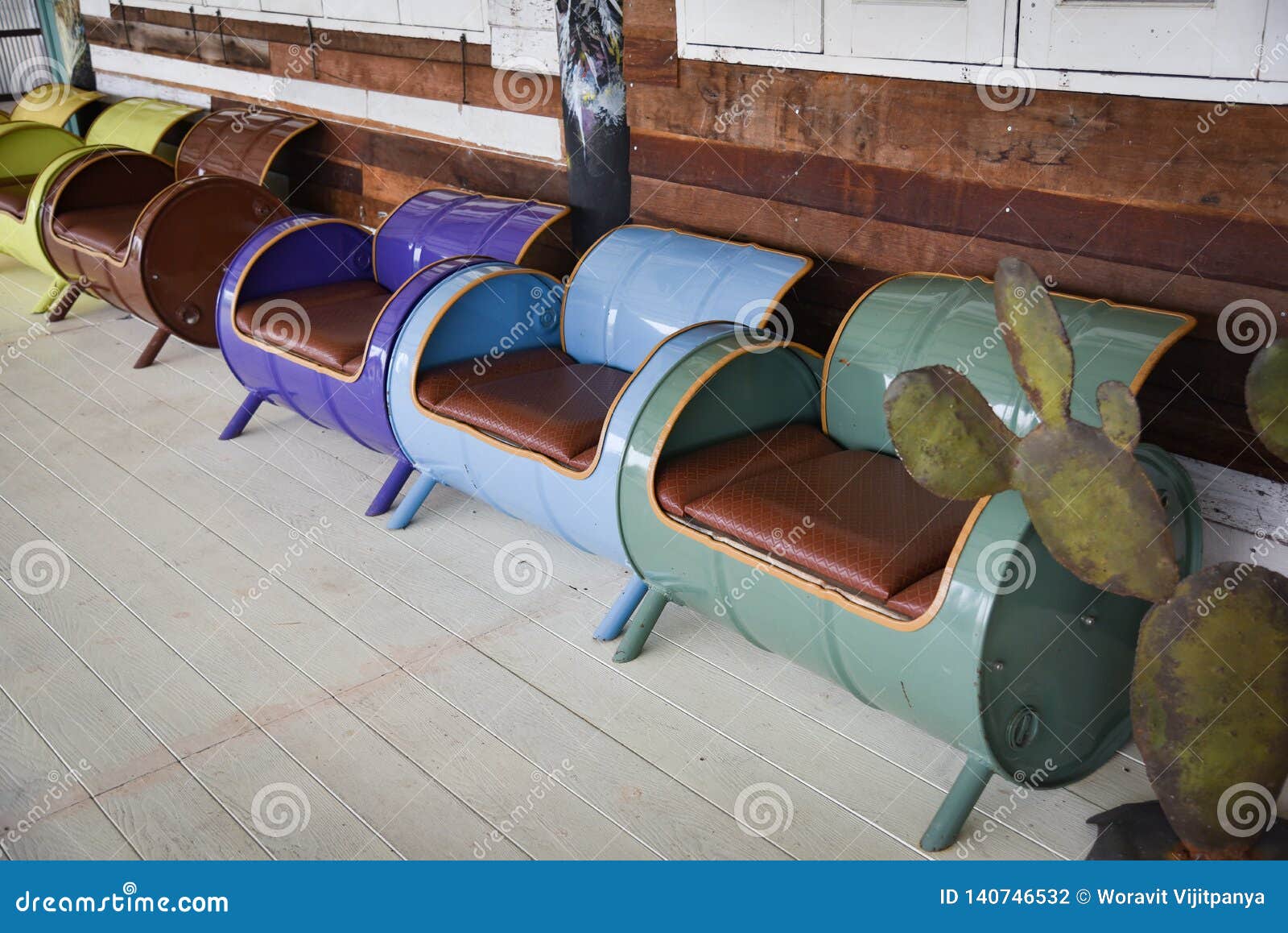 Stahltank Der Bankerfindung Redaktionelles Stockfotografie - Bild von ...