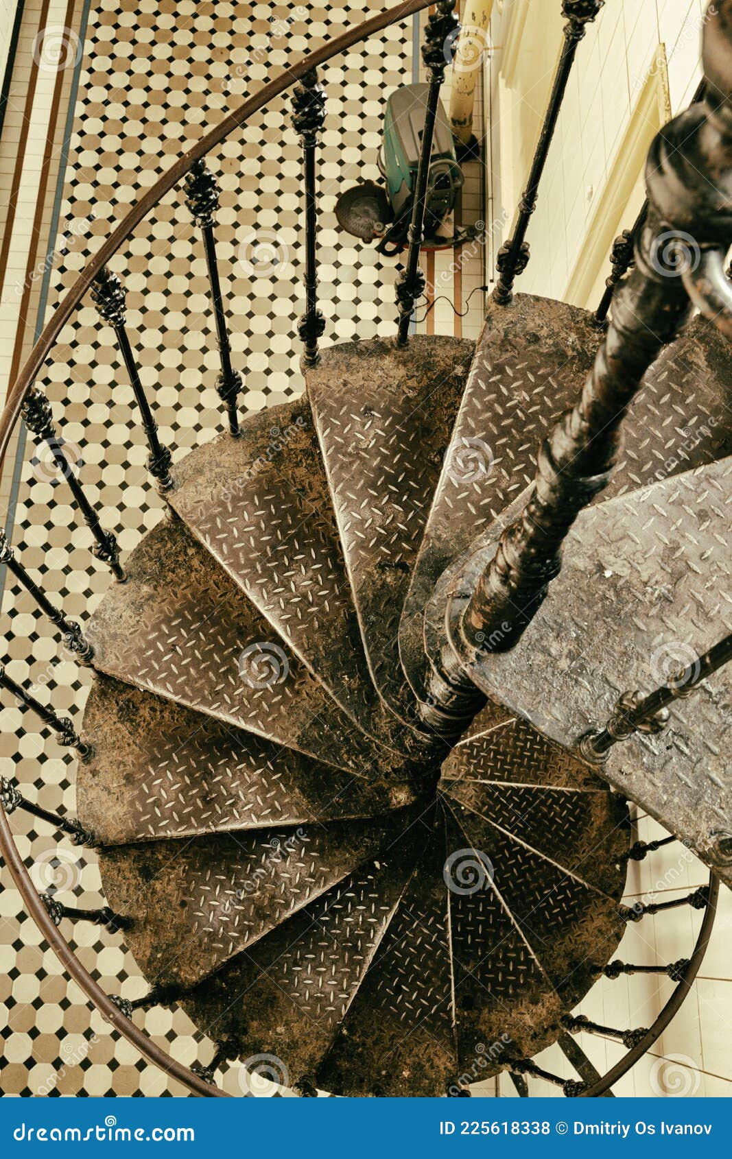Snail On Vertical Concrete Pillar And Blurred Forest Background ...