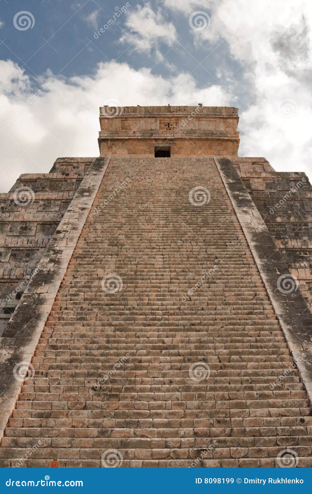 Stairs on Mayan Pyramid in Chichen-Itza, Mexico Stock Image - Image of ...