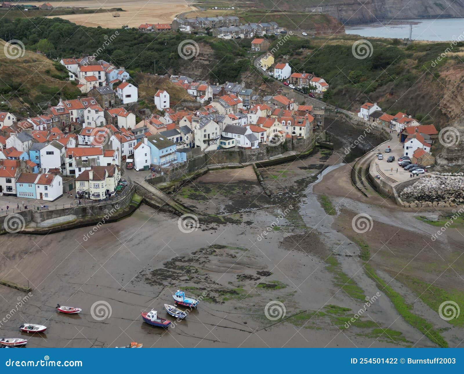 Staithes Seaside Village and Fishing Harbour in North Yorkshire ... Staithes Seaside Village and Fishing Harbour in North Yorkshire ...