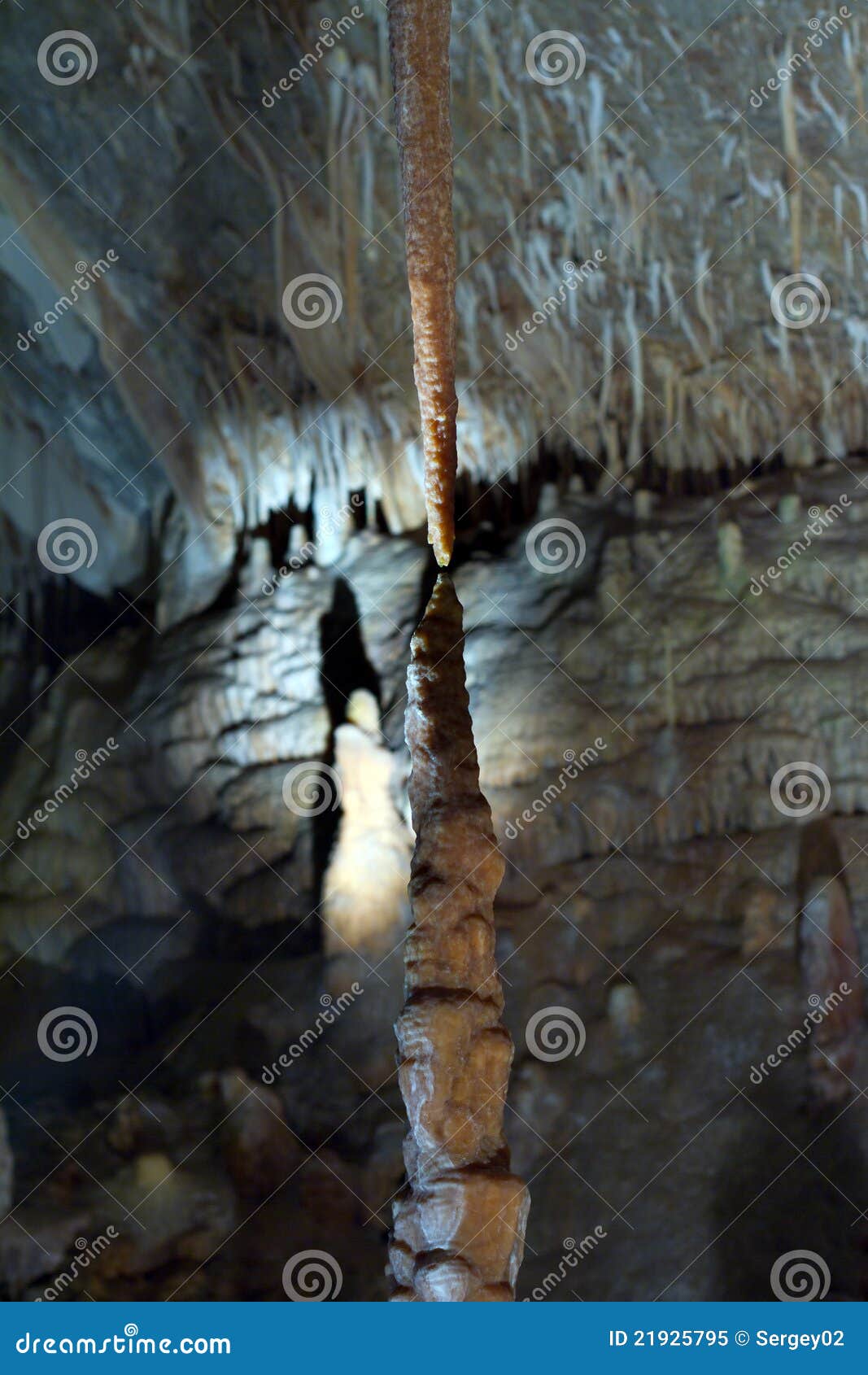 Stalactite cave stock image. Image of light, national - 21925795