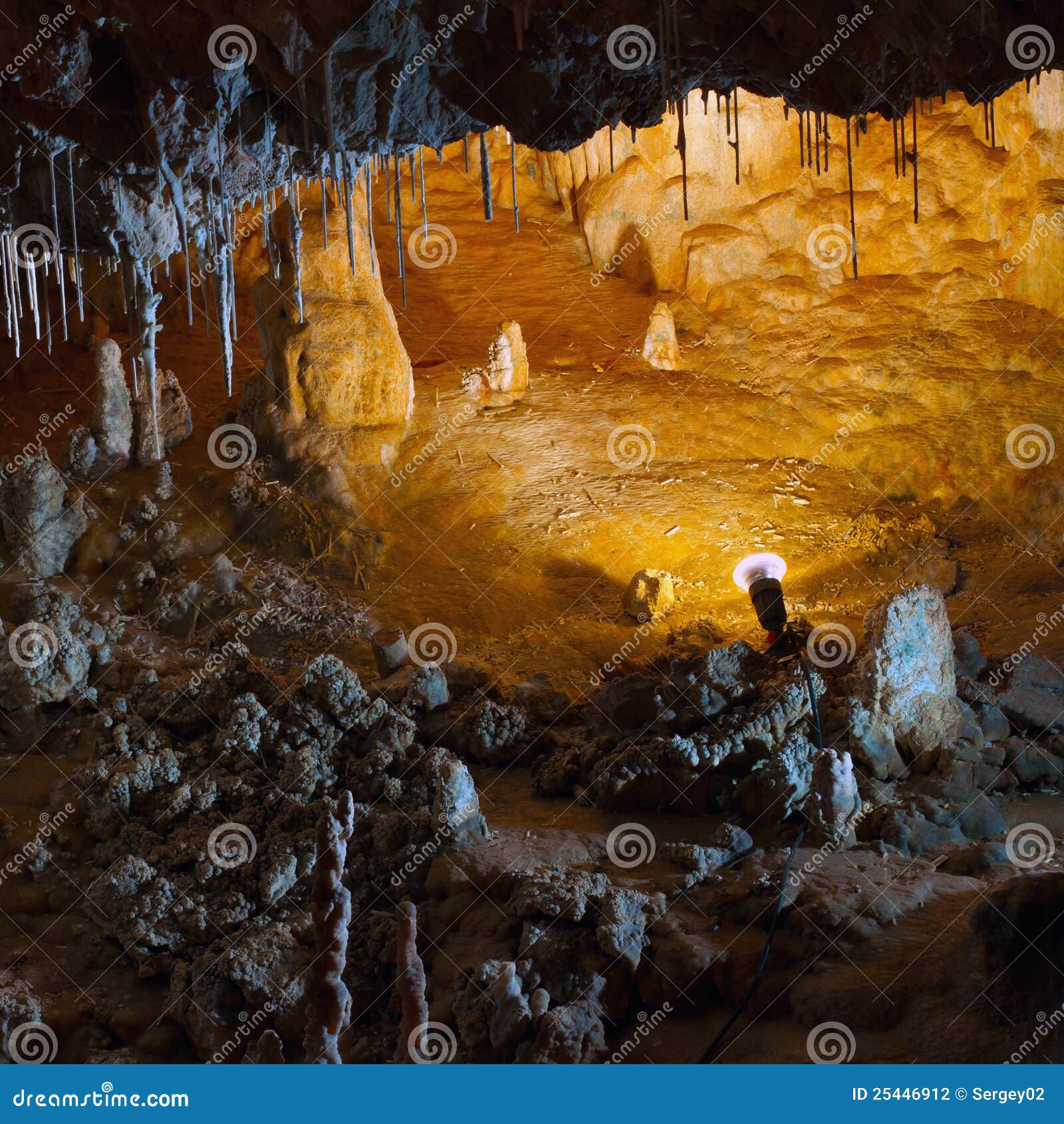 Stalactite Stalagmite Cavern Stock Photo - Image of cold, growth: 25446912