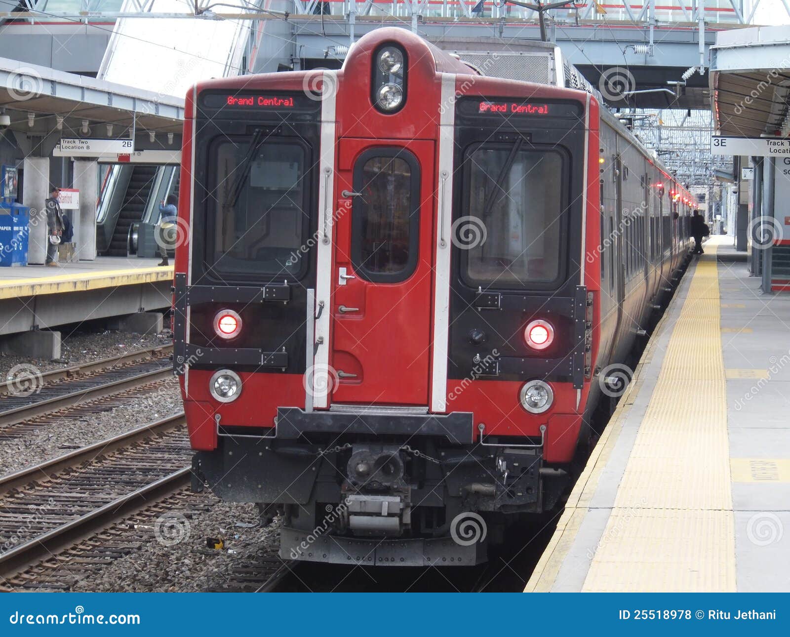 Stamford Metro-North Railroad Editorial Stock Photo - Image of amtrak ...