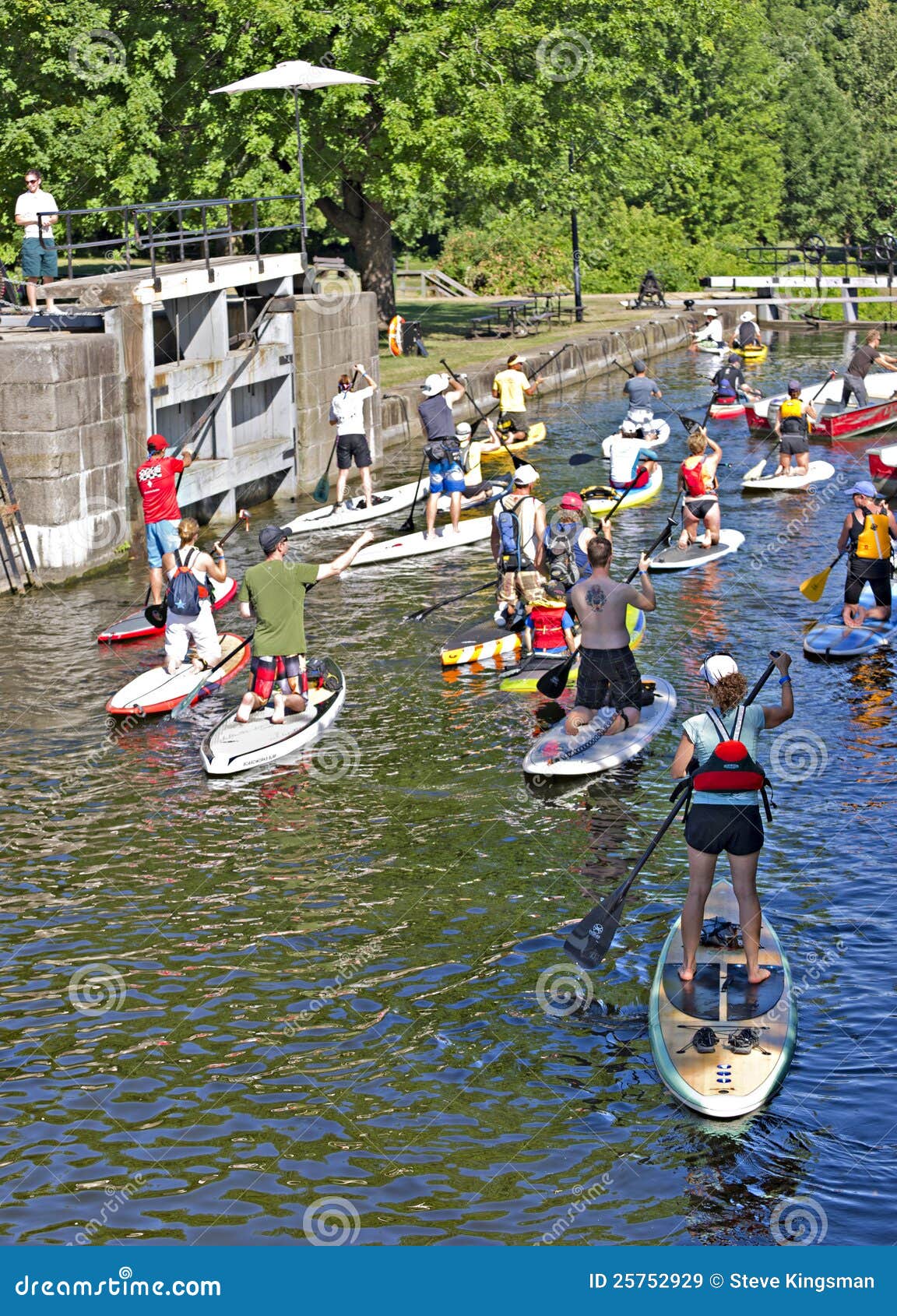 Stand Up for CHEO editorial stock image. Image of city - 25752929