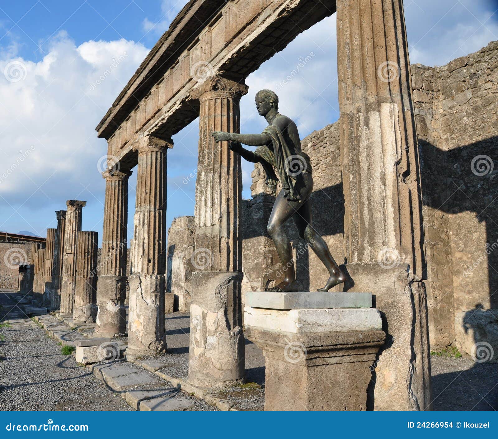 Standbeeld Van Apollo in Pompei Stock Foto - Image of standbeeld ...