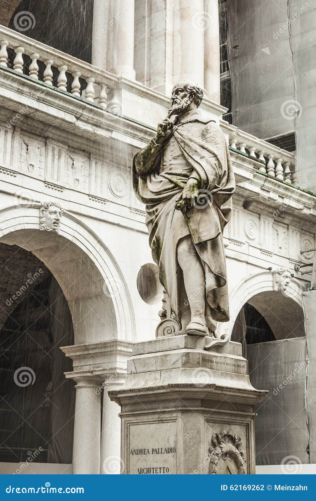 Standbeeld Van De Beroemde Italiaanse Architect Andrea Palladio Stock ...