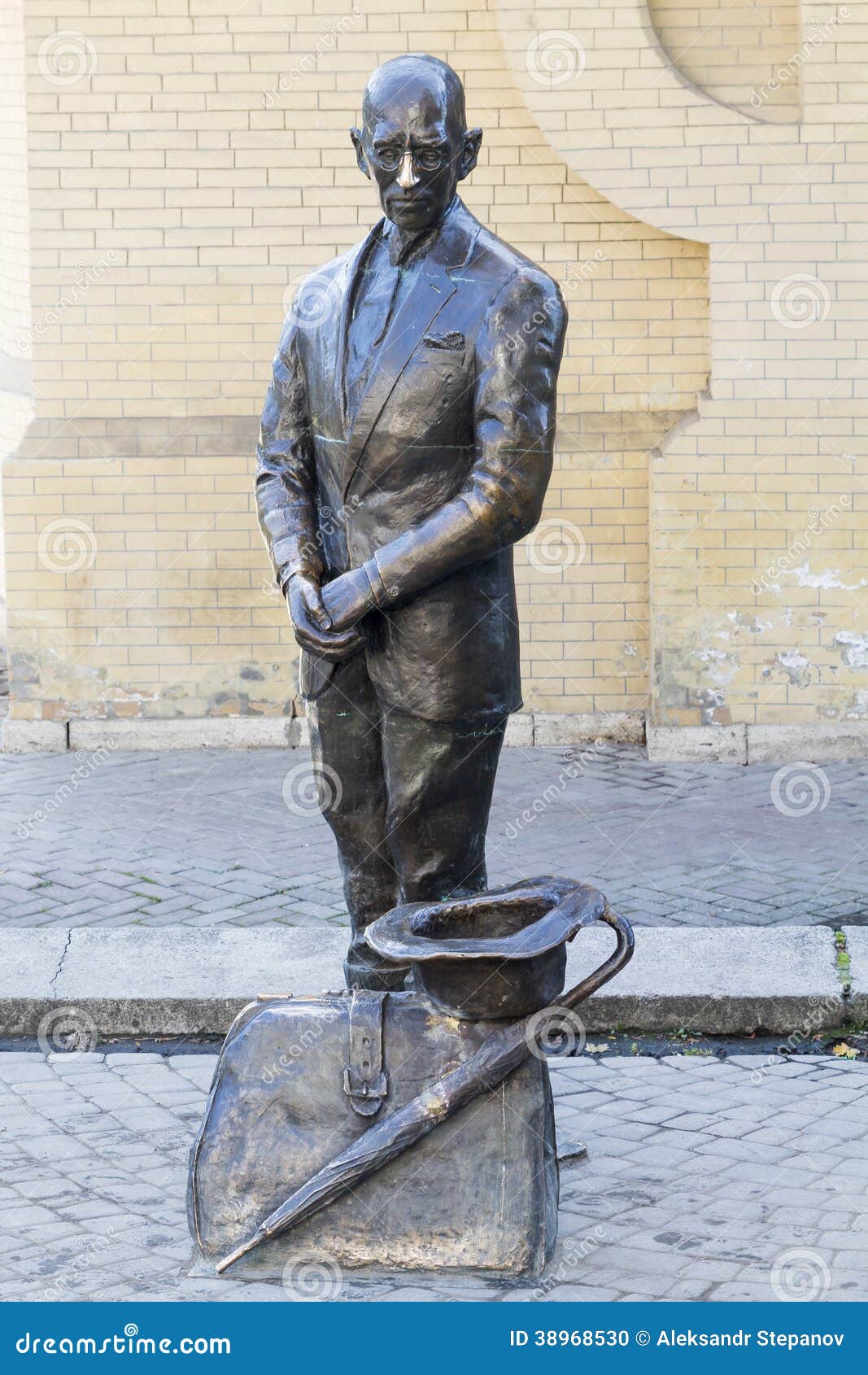 Standbeeld Van Een Bedelaar Redactionele Afbeelding - Image of kaukasus ...