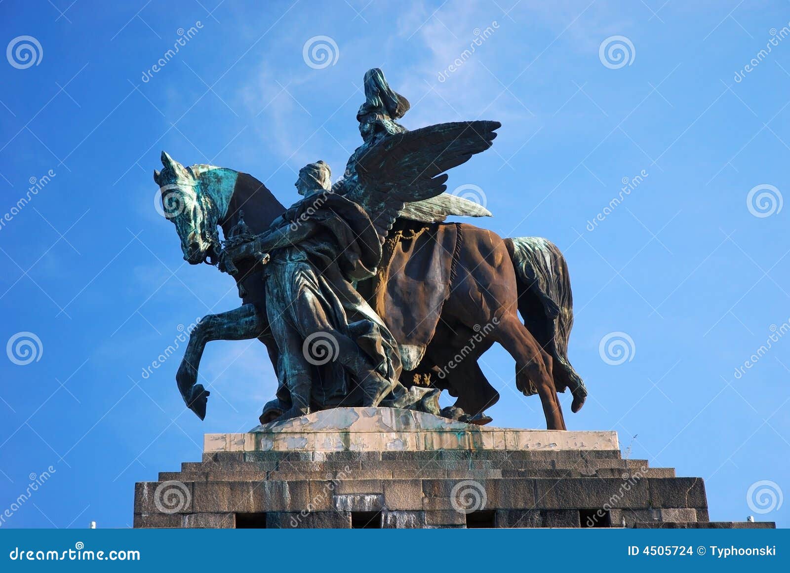 Standbeeld Van Keizer Wilhelm I Stock Foto - Image of duitsland ...