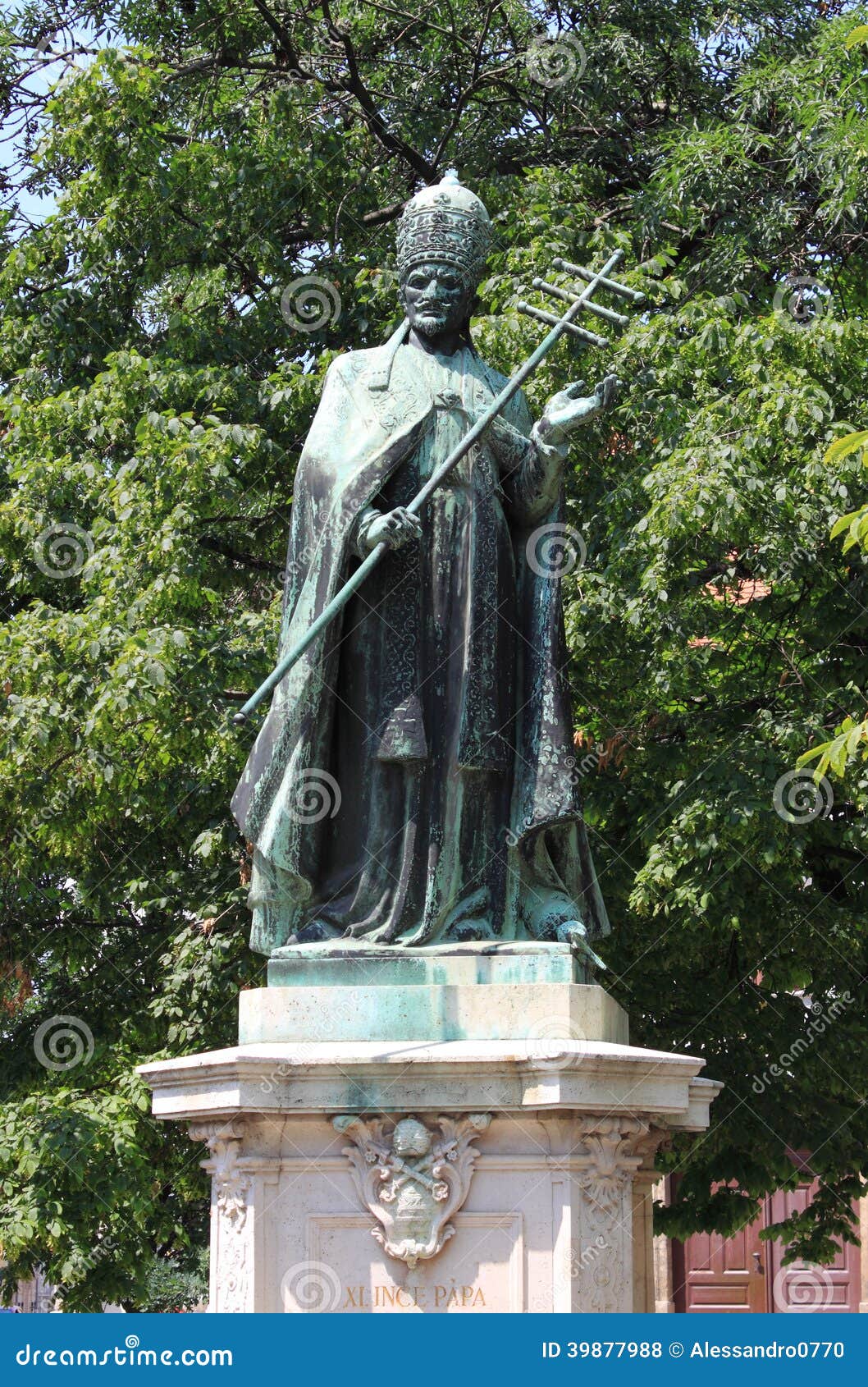 Standbeeld Van Paus Innocentius XI Stock Foto - Image of boedapest ...