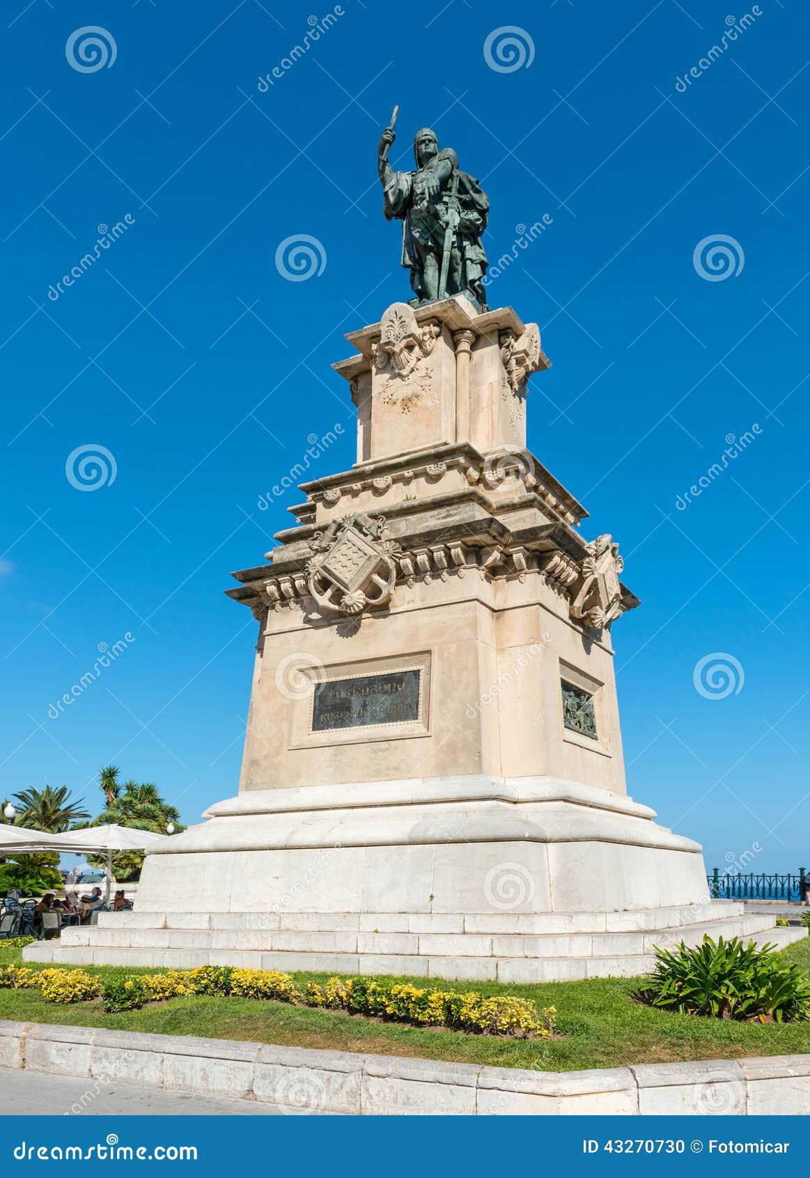 Standbeeld Van Roger De Lauria Stock Foto - Image of admiraal, overzees ...