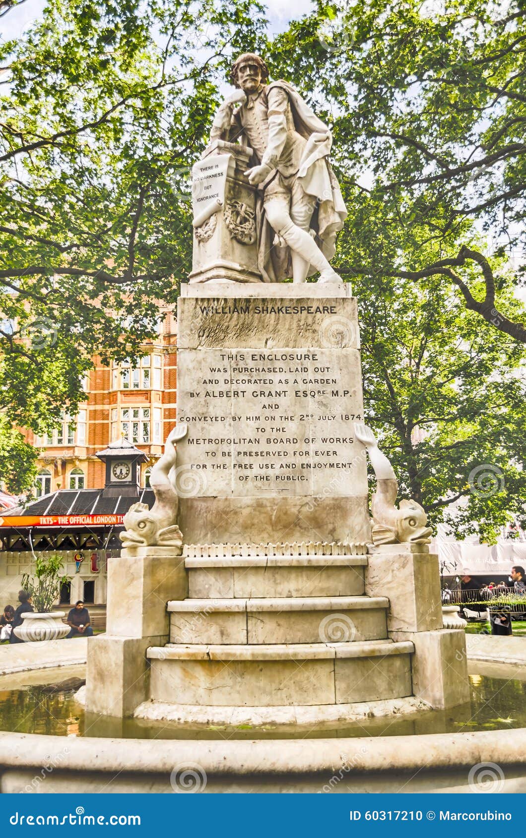 Standbeeld Van William Shakespeare in Het Vierkant Van Leicester ...