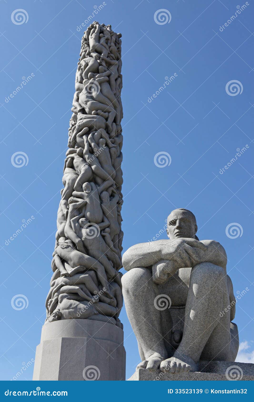 Standbeelden in Vigeland-park in Oslo Redactionele Stock Afbeelding ...
