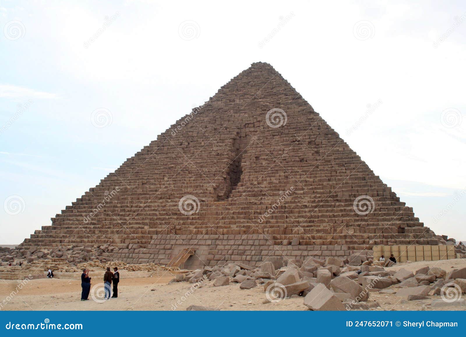 Standing in Front of the Great Pyramid Editorial Photo - Image of ...
