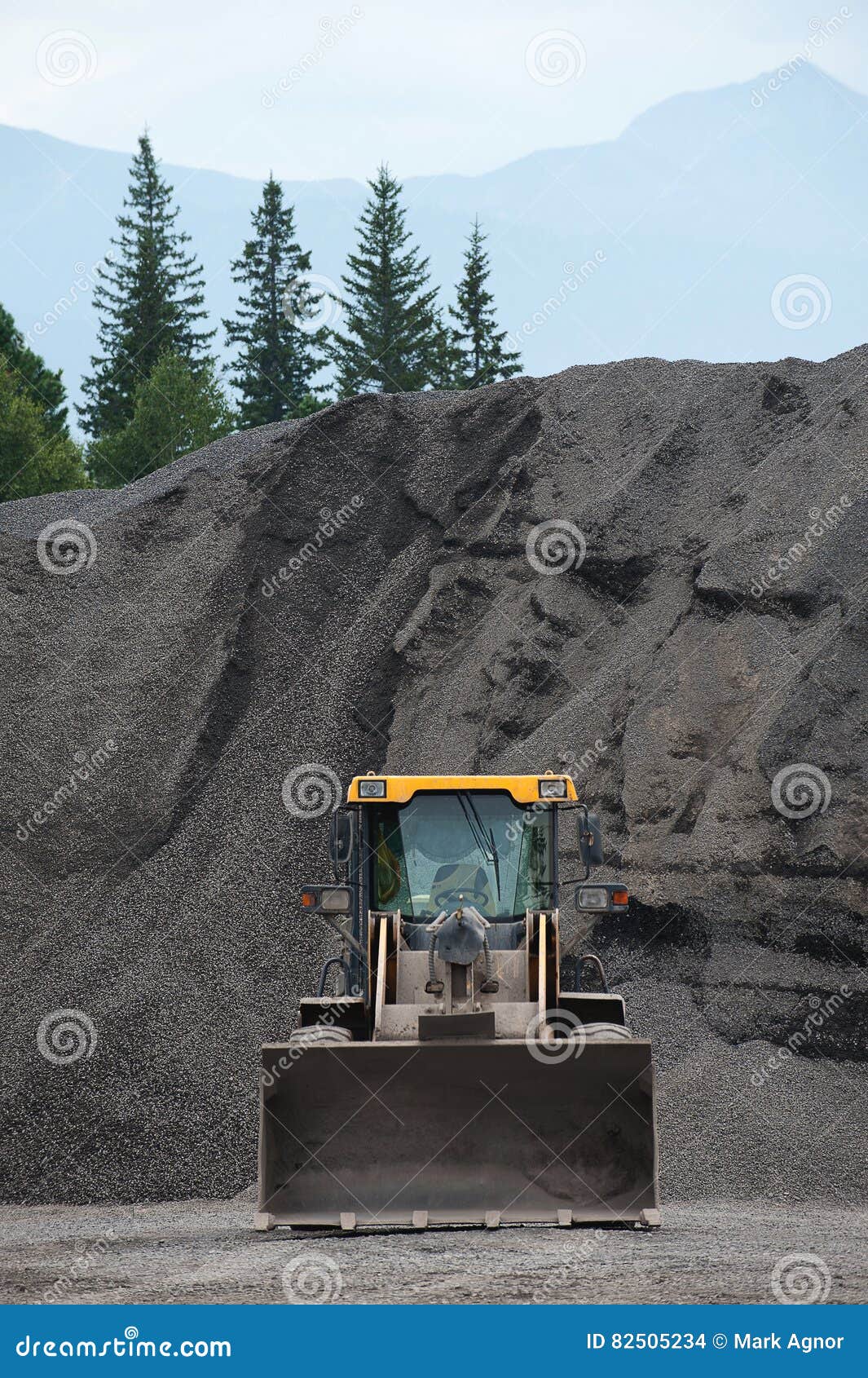 Standing Loader at an Open Pit Stock Photo - Image of extract, ground ...