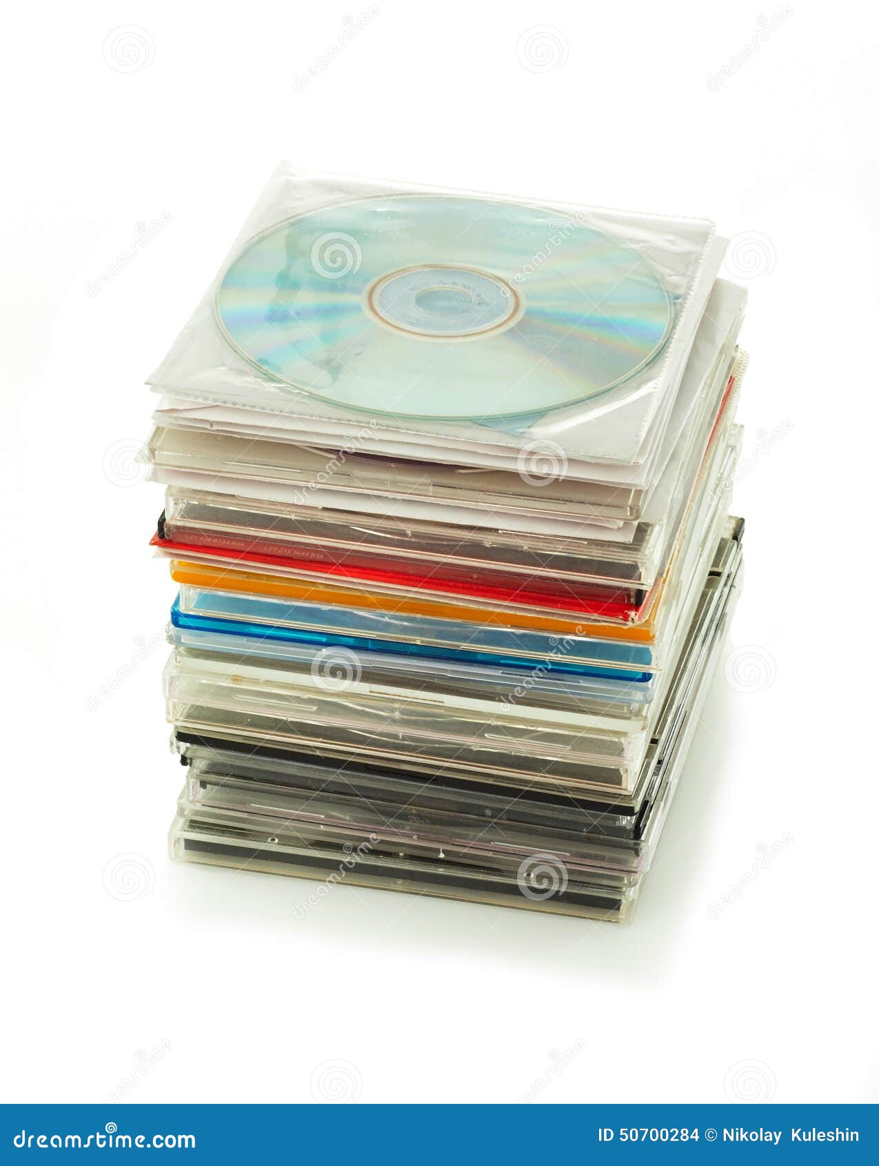 Stapel CDs in dozen 2 stock foto. Image of pakket, stapel - 50700284