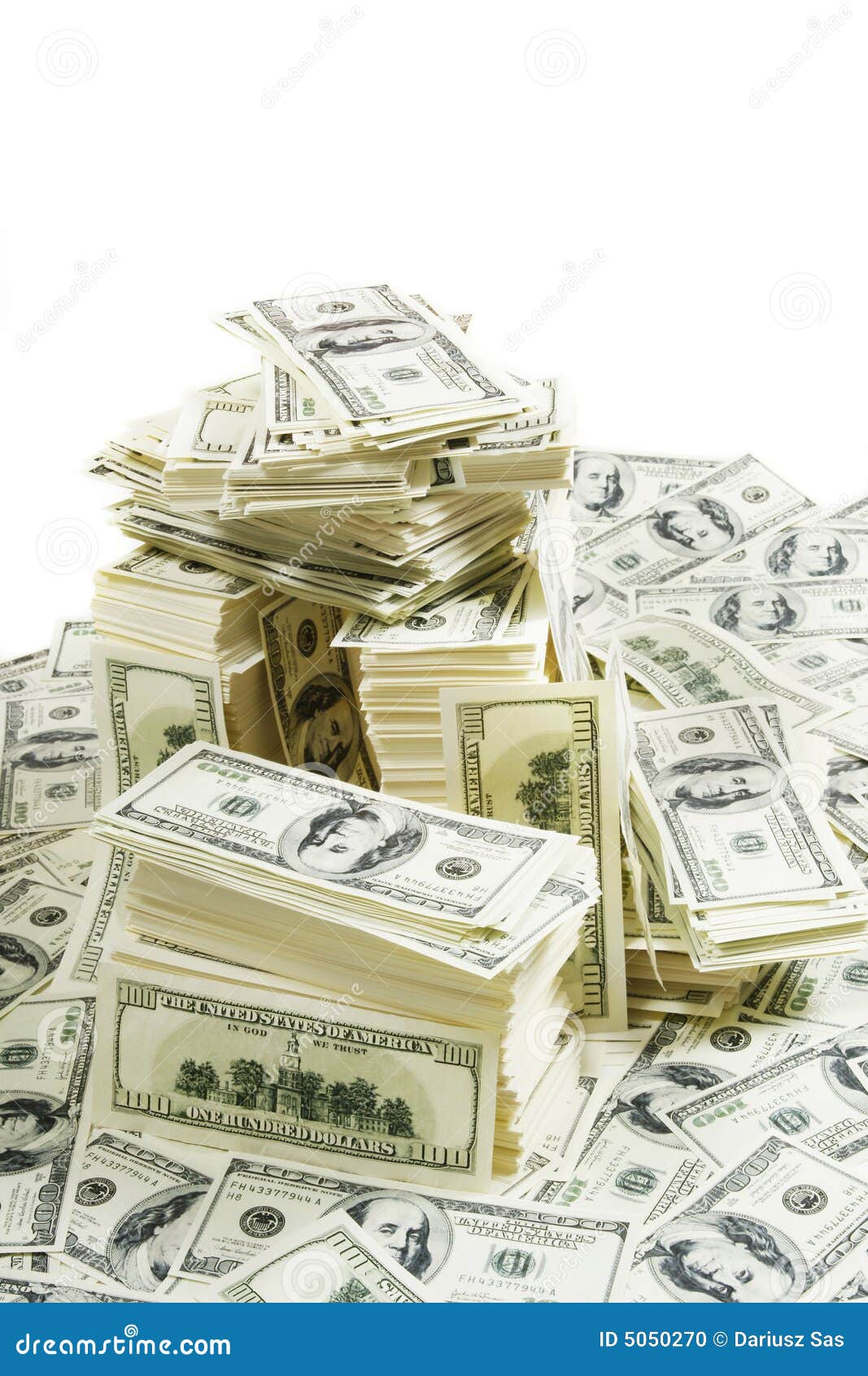 Stapel Geld stockfoto. Bild von hundert, finanzierung - 5050270
