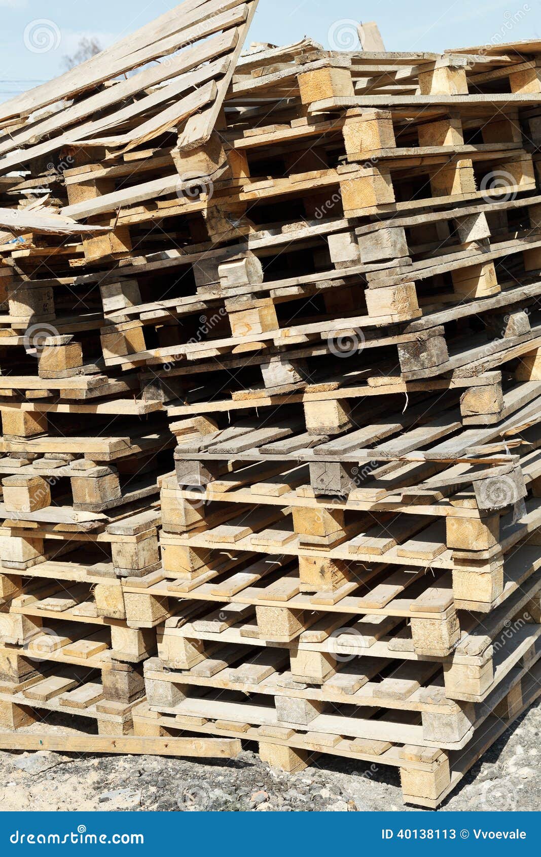 Stapel Leere Paletten Im Lager Stockbild - Bild von verschiffen, ladung ...