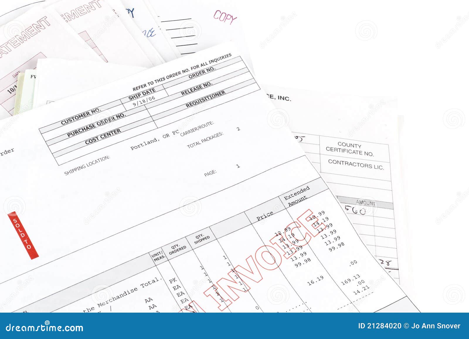 Stapel rekeningen stock foto. Image of administratie - 21284020