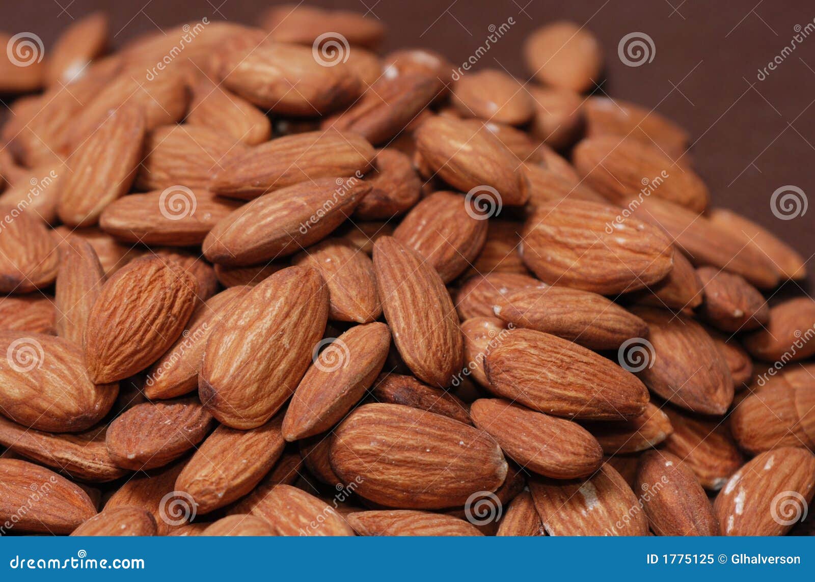 Stapel van Amandelen stock afbeelding. Image of amandel - 1775125