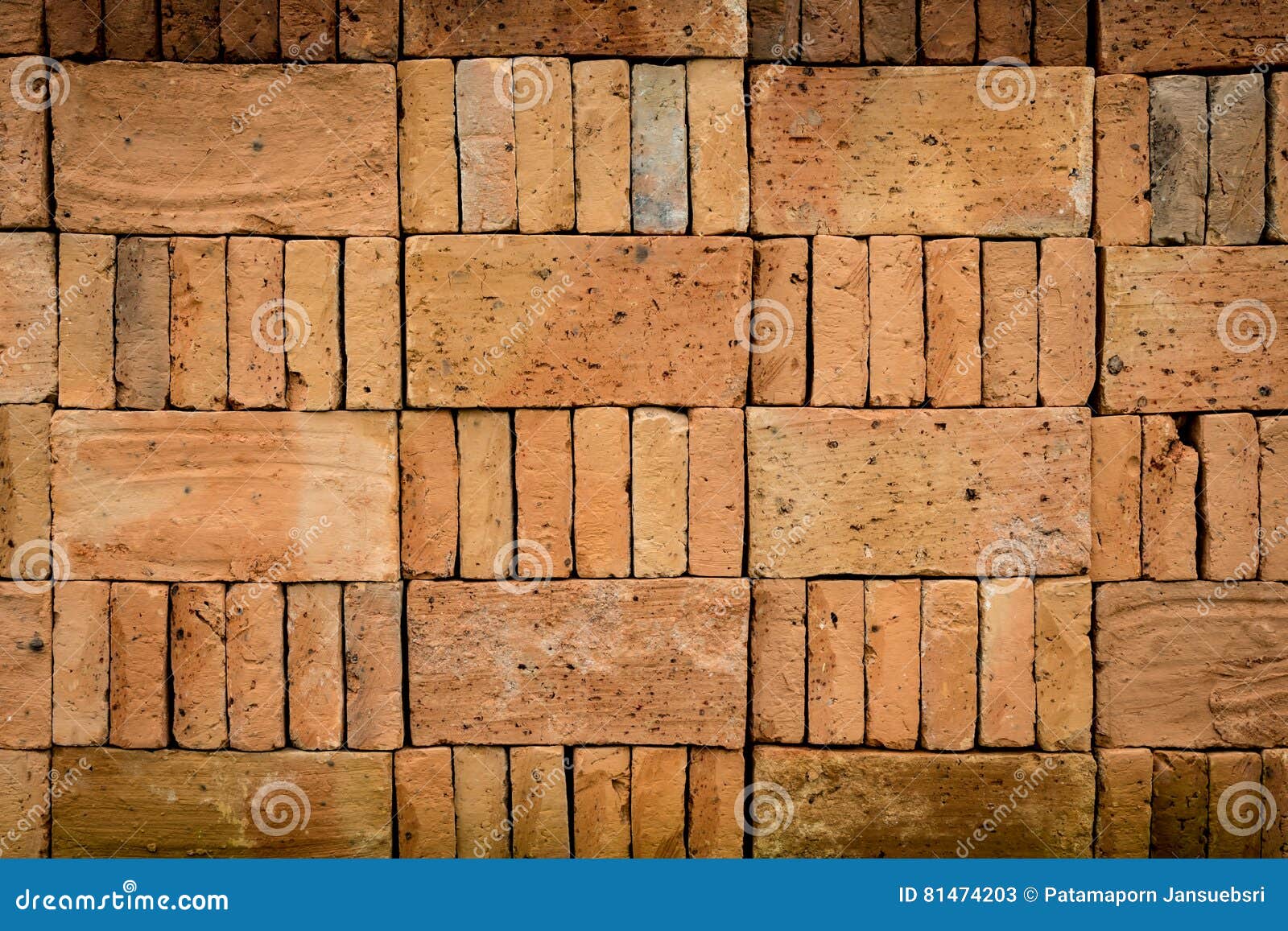 Stapel van baksteen stock afbeelding. Image of gebouw - 81474203